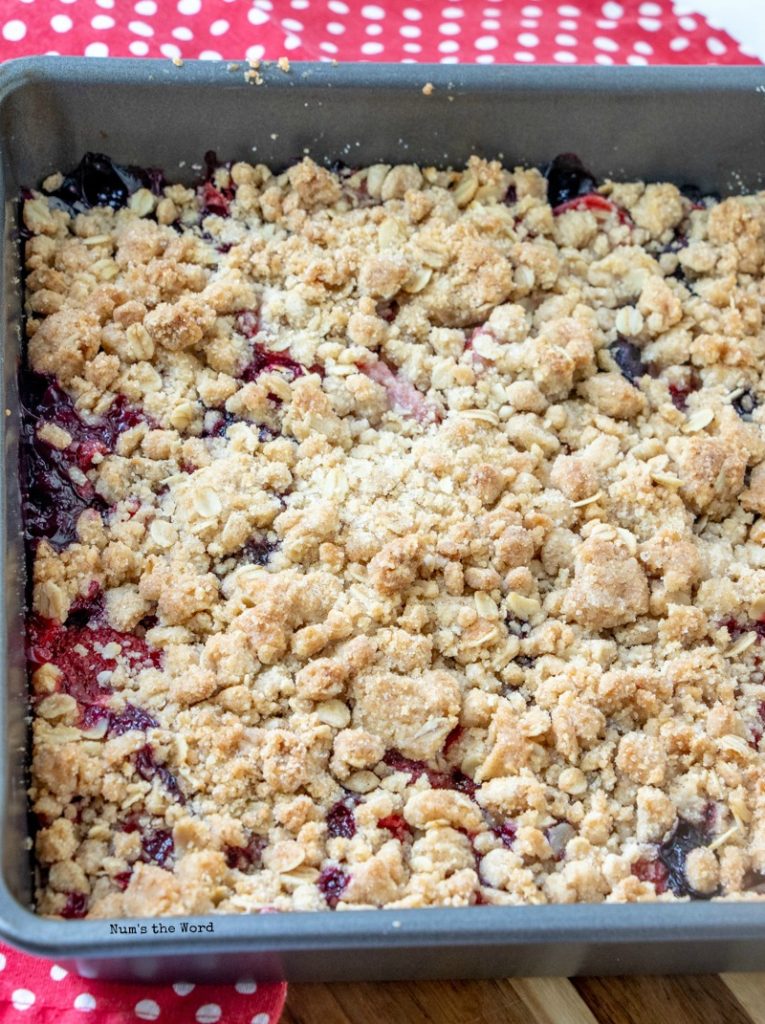 Strawberry Blueberry Crisp (Fresh or Frozen Berries!) - Num's the Word