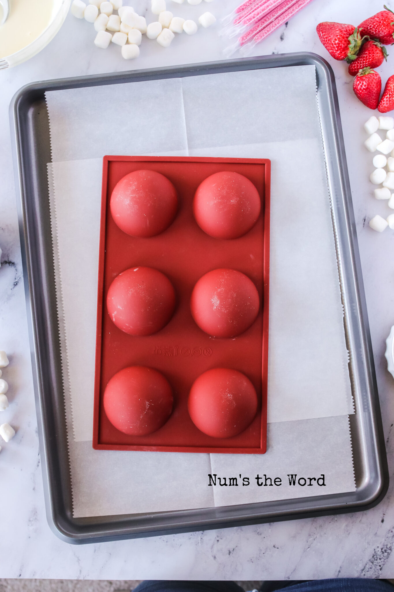 Strawberry Hot Cocoa Bombs - Num's the Word