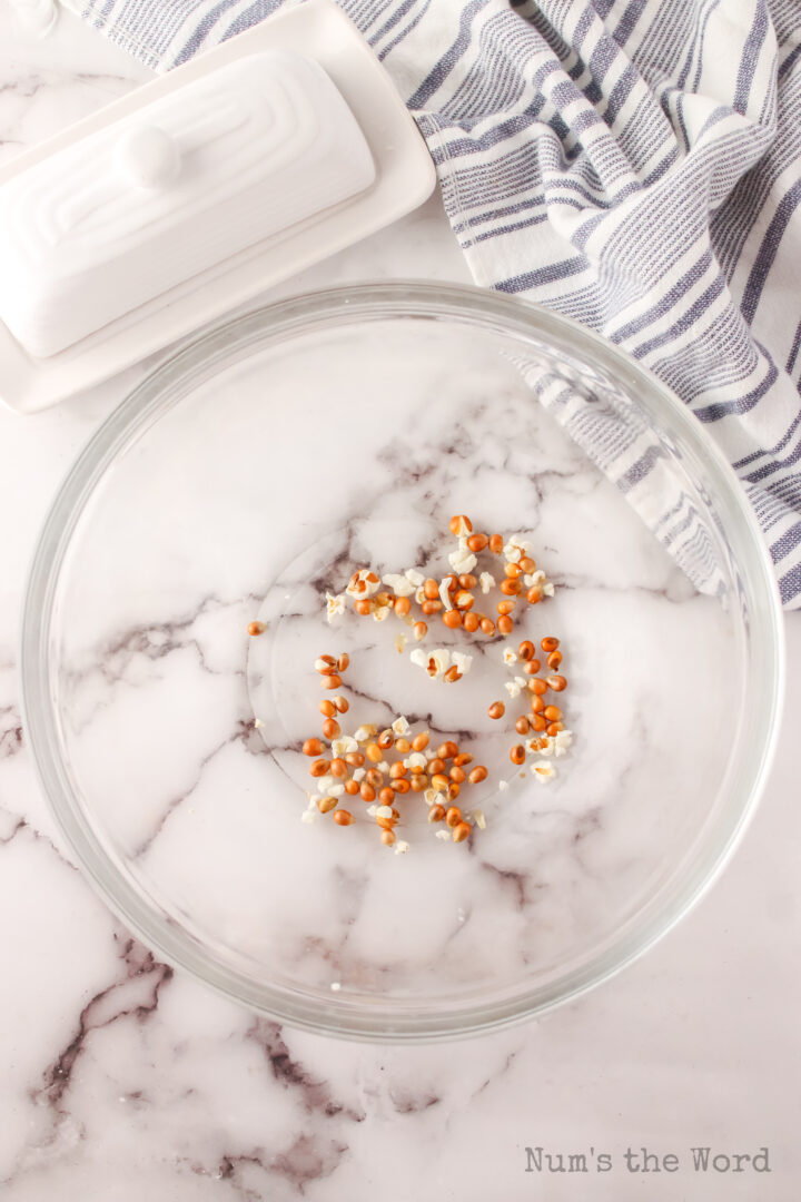 Homemade Cheddar Cheese Popcorn Recipe - Num's the Word