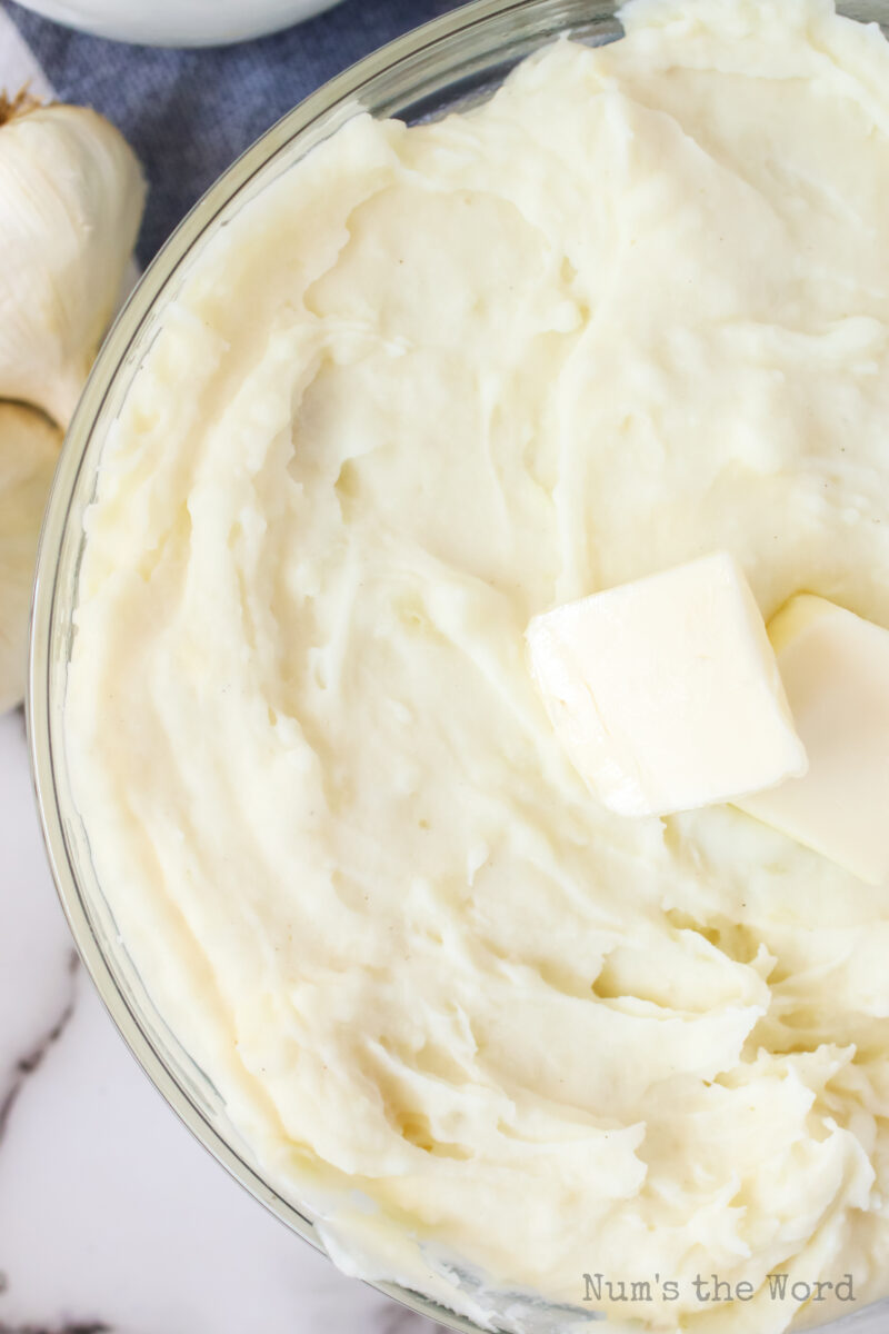 Homemade Garlic Mashed Potatoes - Num's the Word