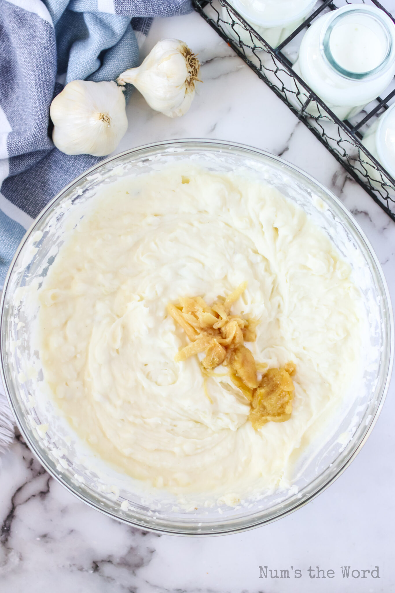 Homemade Garlic Mashed Potatoes - Num's the Word