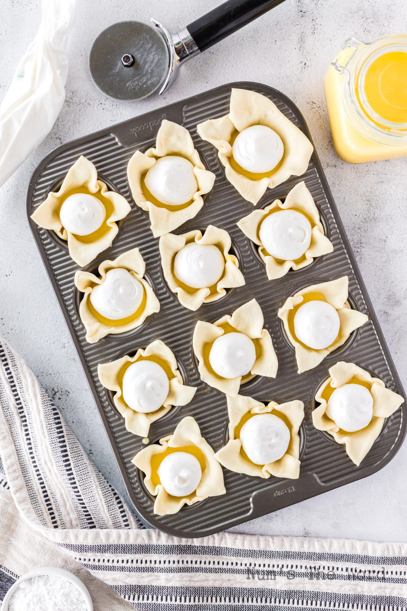 Lemon Curd Puff Pastries - Num's the Word