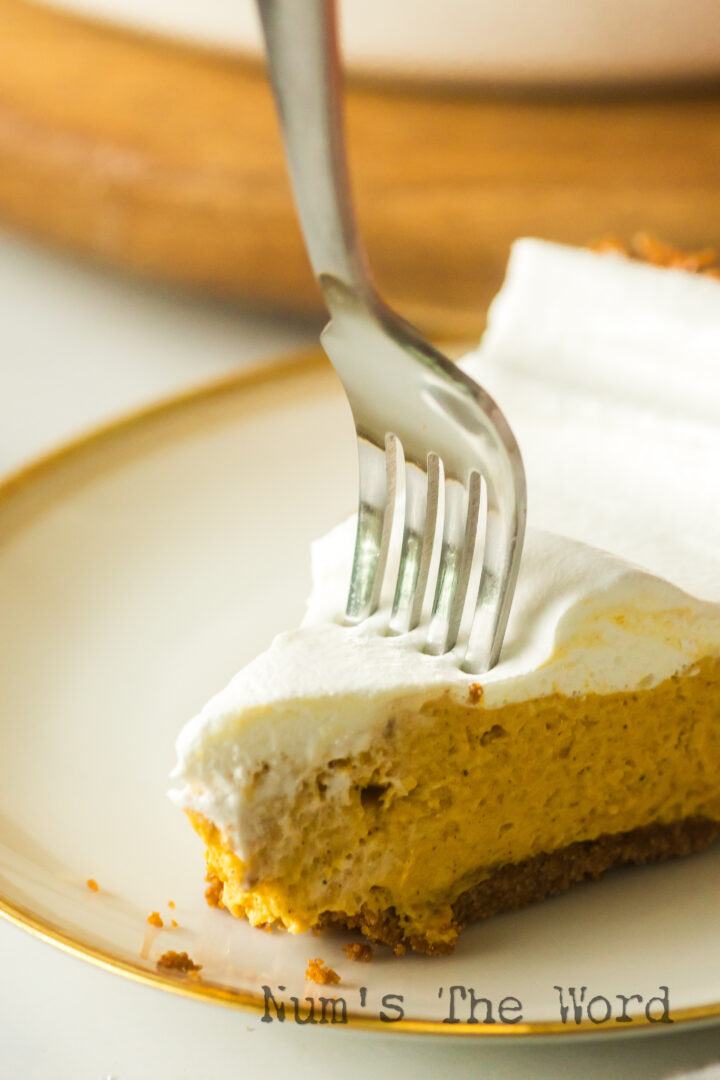 Easy No Bake Pumpkin Pie Recipe - Num's the Word